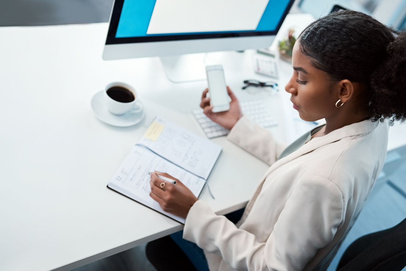 6 Best Administrative Software for Admin Assistants in 2024 - HiPeople